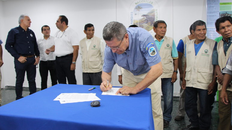 Parques firma consulta previa con resguardos indígenas: Motilón Barí y ...